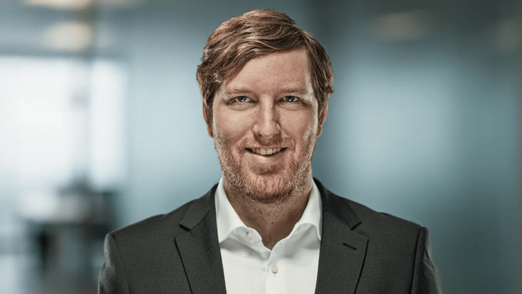 HOW AUSTIN RUSSELL BECAME THE YOUNGEST SELF-MADE BILLIONAIRE ...