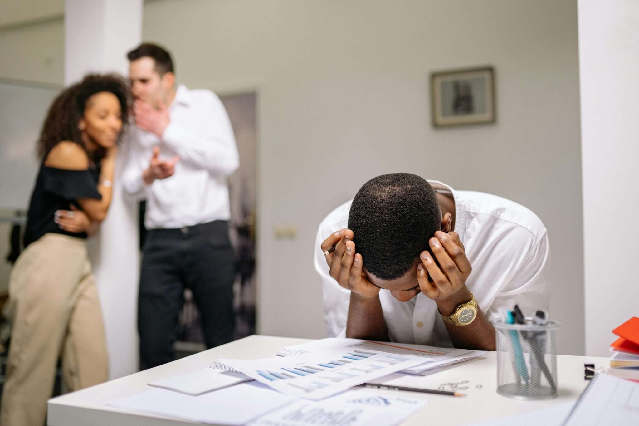 Peer Pressure: What It Is, How to Identify It, and How to Overcome It ...